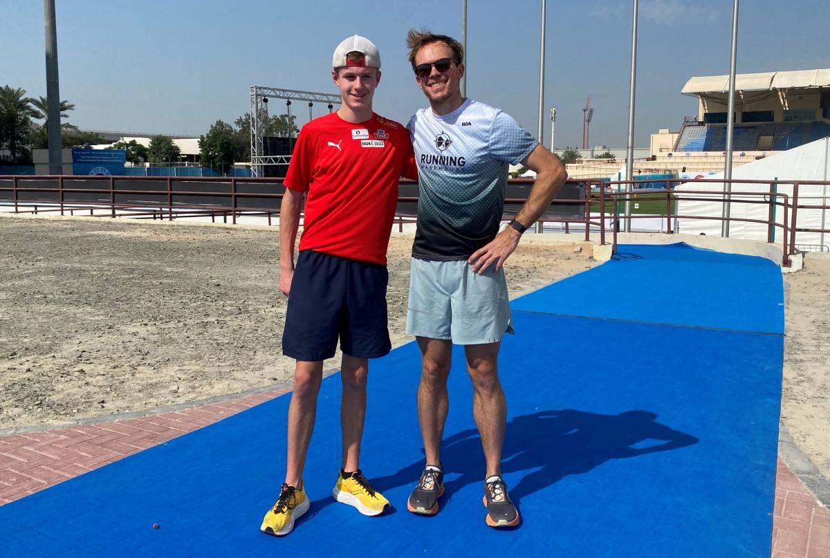 Paralympic champion Riech meets and races Kongssund, a teenage runner ... Paralympic champion Riech meets and races Kongssund, a teenage runner ...
